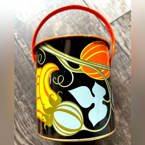 Accents | Vintage Fall Theme Bucket Tin With Lid And Handle | Poshmark